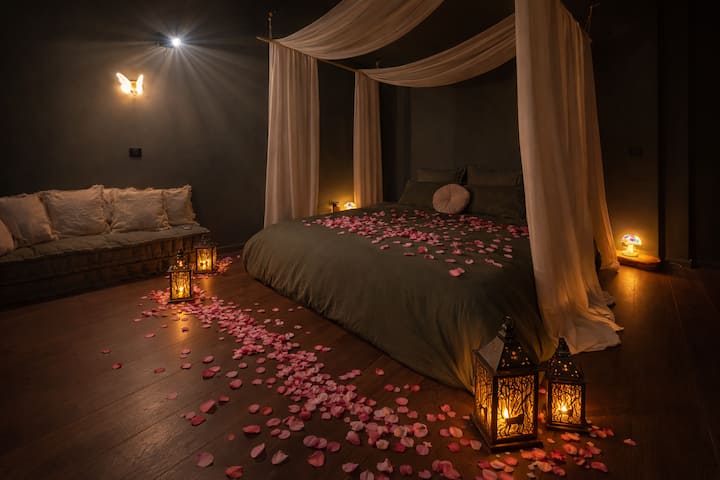 Jacuzzi Privé & Nuit Romantique · Paris à 20min - Sainte-Geneviève-des-Bois
