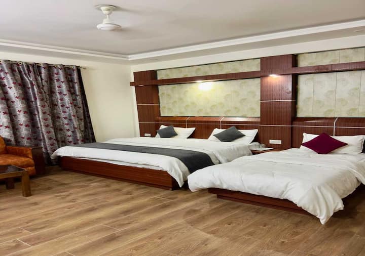 Super Deluxe Room&half Board At Jagdish Residency - Katra