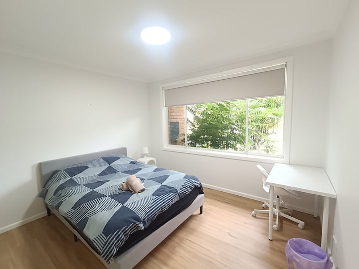 Spacious Queen Room In Carlingford | Renovated - Parramatta