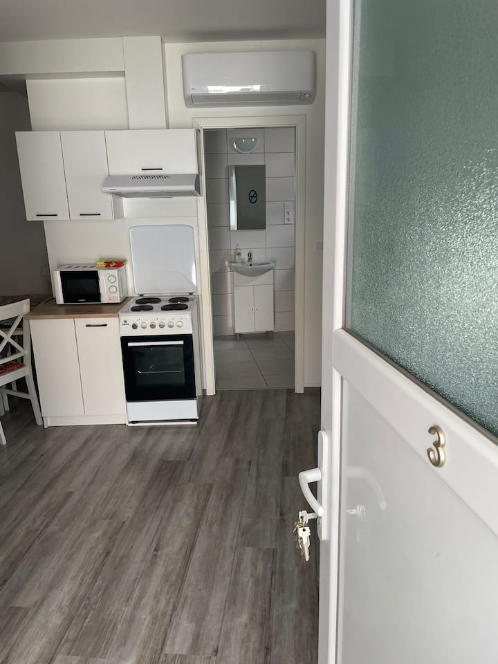 4 Fős 1 Szoba + Amerikai Konyha Nappali - Kecskemét