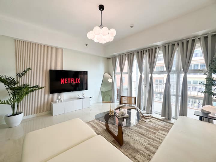 8 Beds 3br @ Venice Grand Canal Mall+freeparking - Taguig