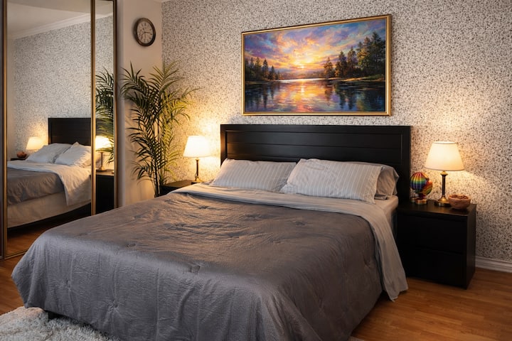 Central Master Bedroom | Clean, Quiet & Private - Surrey, BC