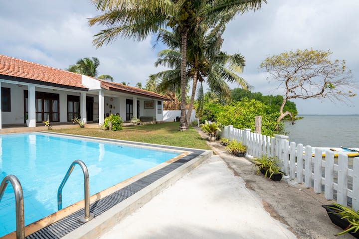 Lagoon-facing Negombo Villa – Private Pool Retreat - Sri Lanka