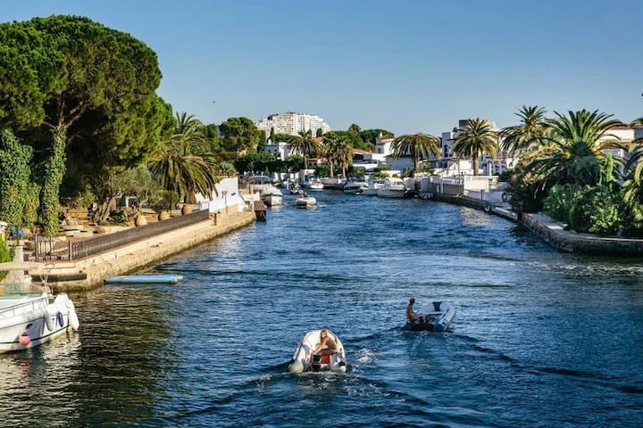 Pto.ambar. Appartement à Empuriabrava Situé En Fac - Empuriabrava