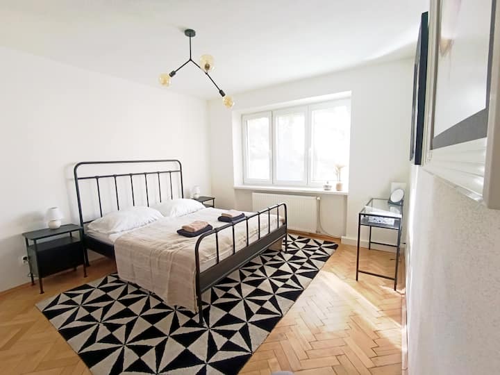 Modern Flat Near Centre & Hospital - Free Parking - Nitra