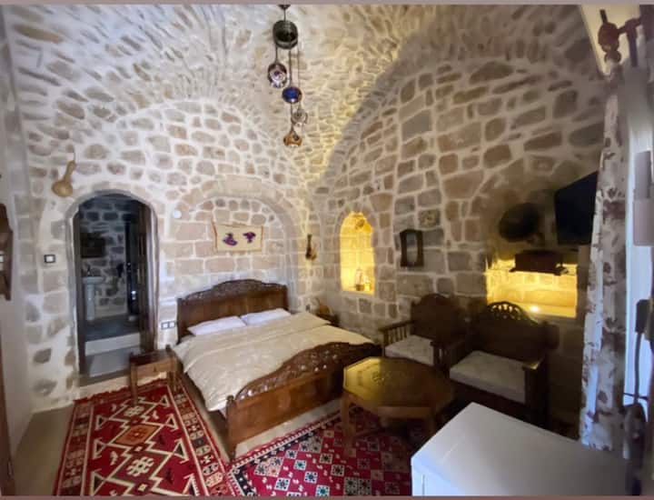 Mardin Antik ŞEhirde Taş Konakta ÖZel Banyolu Oda - Mardin
