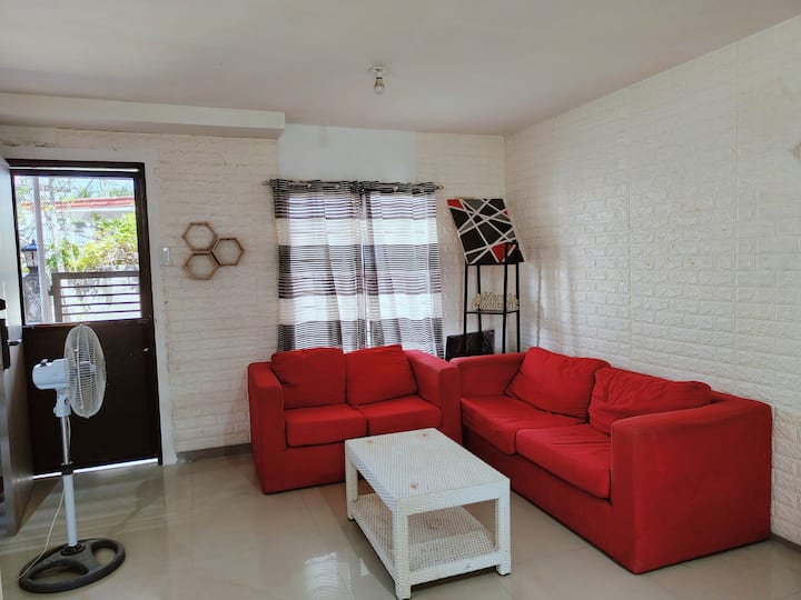 The Traveller's Hub - A Home Away From Home - Sibulan