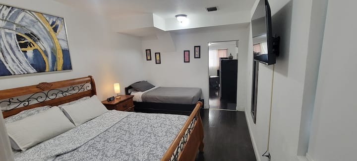 Independent Spacious Comfortable Suite - Hialeah, FL