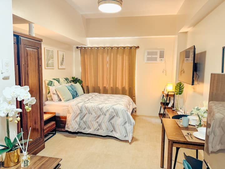 Cozy 1209 Big Tv + Netflix + 200mbps - Cebu