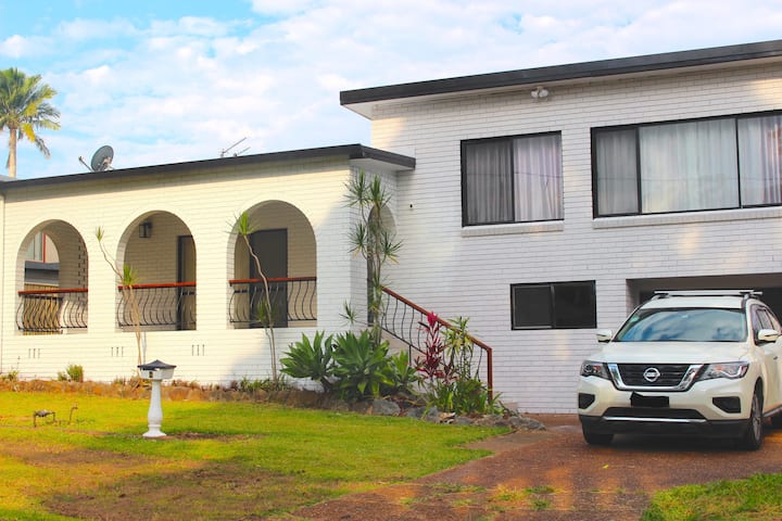 "Kick Off Your Shoes, Sleep Easy, Explore, Repeat" - 포트 매쿠아리