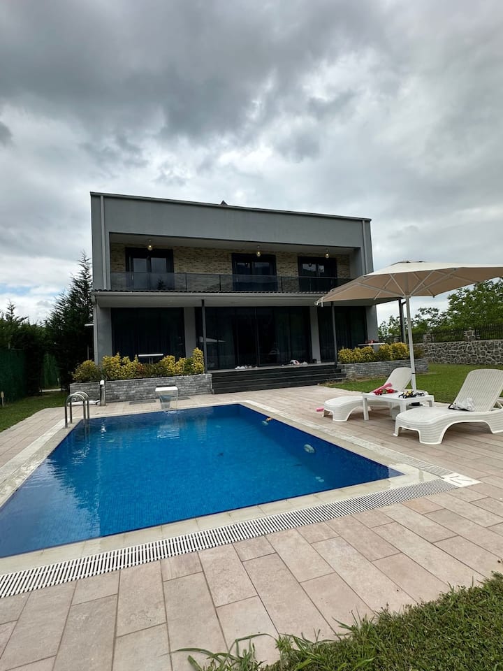 Dağ Ve Vadi Manzaralı Villa - Sapanca