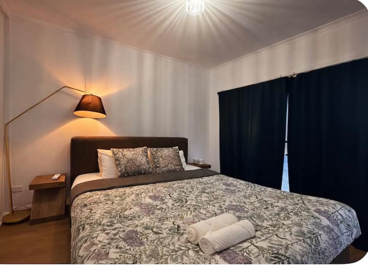 King Bed Unit - Blackwood