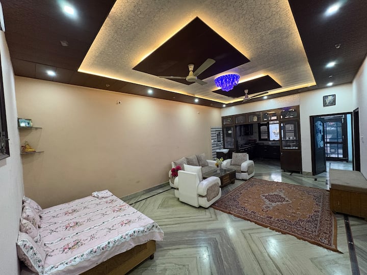 Charming 1st Floor Retreat Spacious 2bhk + Balcony - Jammu