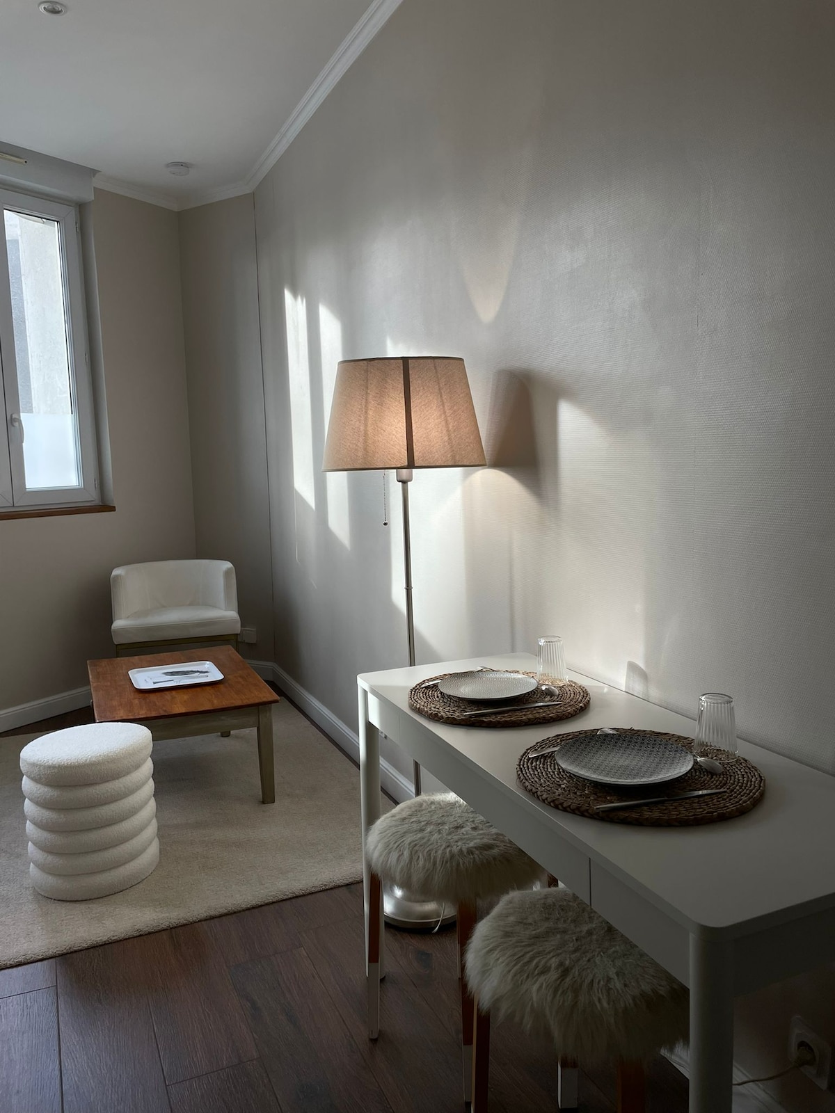 Rochefoucauld Studio - Doutre District & Parking - Flats for Rent in ...