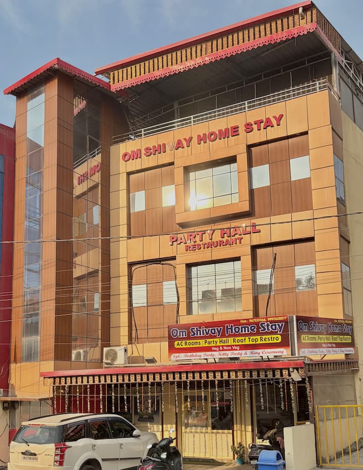 Om Shivay Homestay | Entire 6-room Guest House - Dehradún