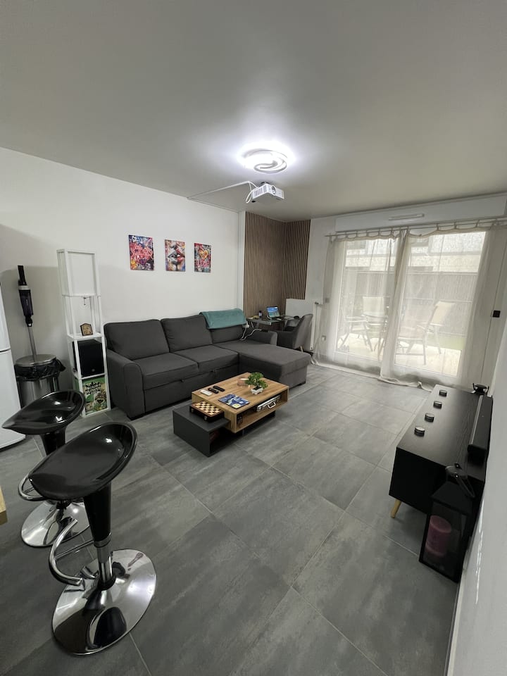 Appartement Moderne Avec Jardin Privatif - Montévrain