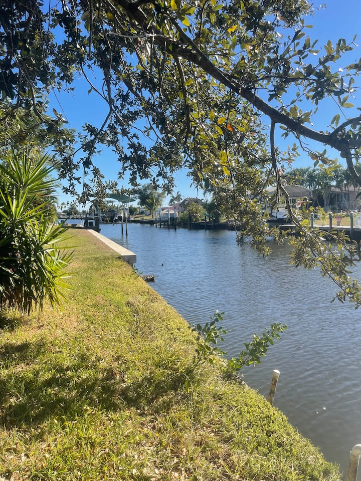 Studio Unit On Canal With Kayack & Beach Min Away - Port Charlotte, FL