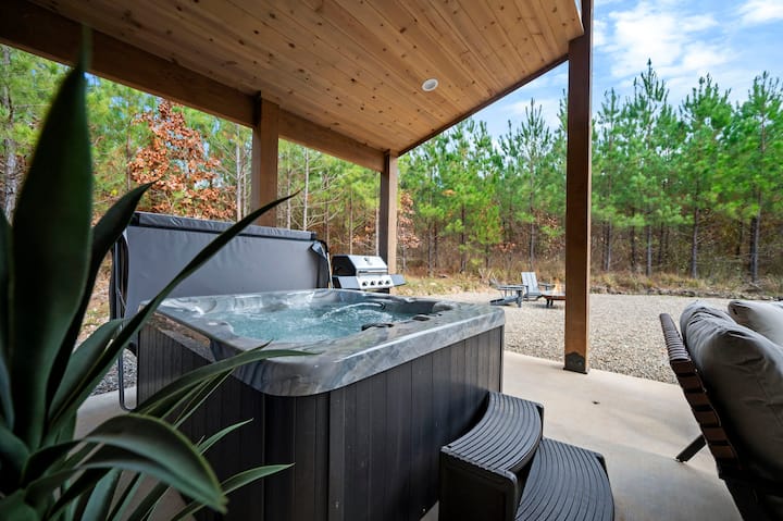 Neue Luxus-Broken-Bow-Hütte | Whirlpool, Kamin - Blockhütten zur Miete ...