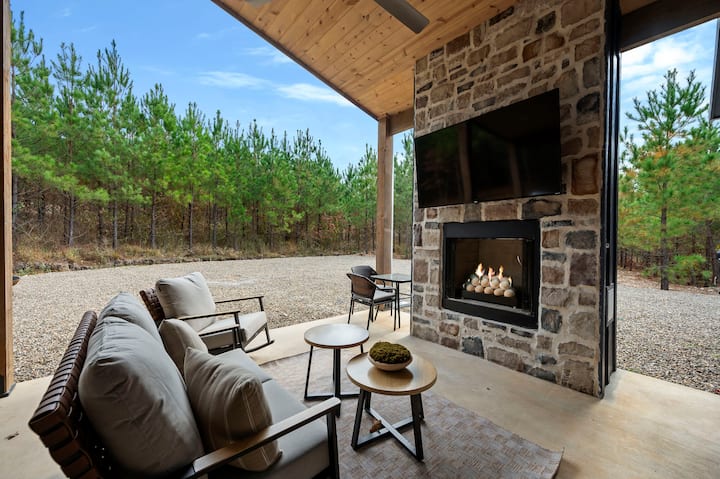 Neue Luxus-Broken-Bow-Hütte | Whirlpool, Kamin - Blockhütten zur Miete ...