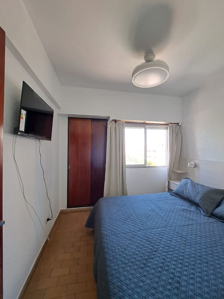 Dpto Céntrico 4 Personas. 200 M Del Mar. Cochera - Villa Gesell