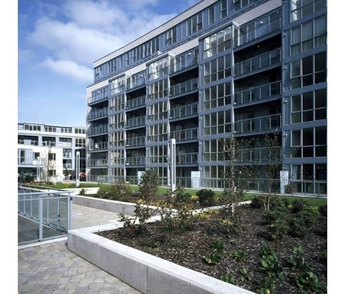 Spacious 2br Apt With Balcony In Grand Canal Dock - Dún Laoghaire