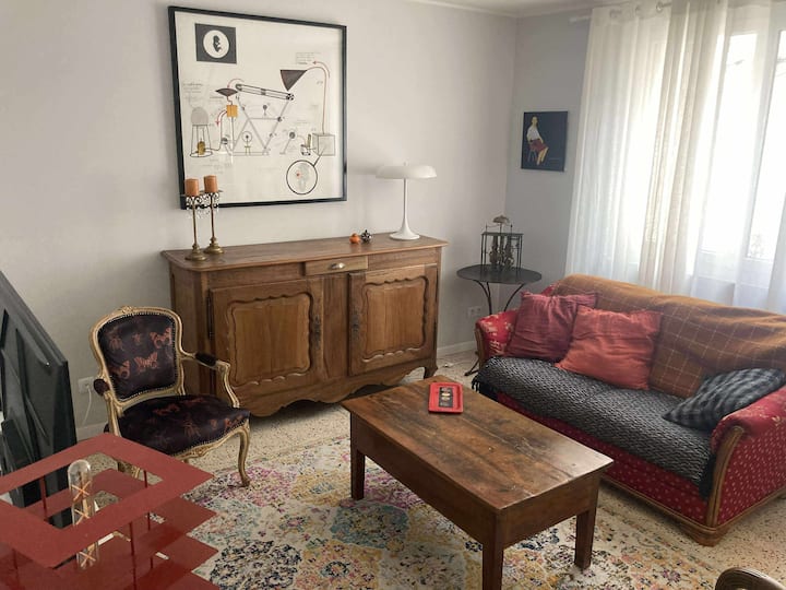 Petite Maison En Provence
"𝓓𝓲 𝓑𝓻𝓲𝓰𝓲𝓭𝓪" - Pertuis