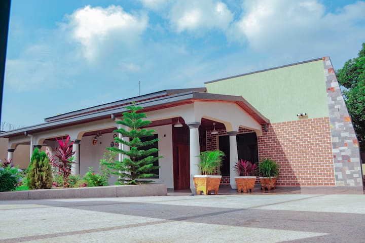 Cherrywood Villa, Luxury 3br Private Villa - Bujumbura