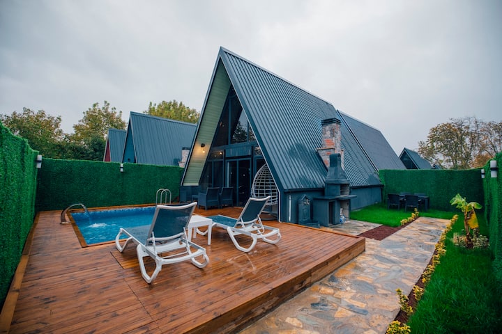 2+1  Havuzlu Ve şöMineli Bungalov - Sapanca