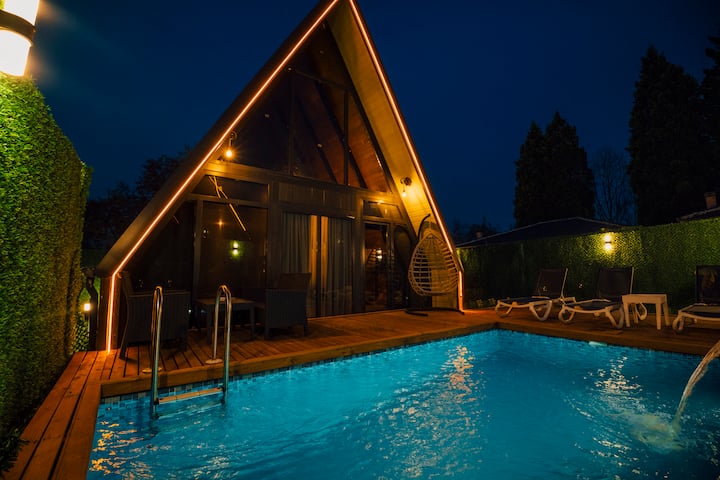 Sıcak Havuzlu 2+1 Jakuzi Ve şöMineli Bungalov - Sapanca