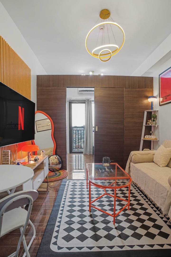 Bauhaus Skyline View | Netflix & Games Makati - Makati