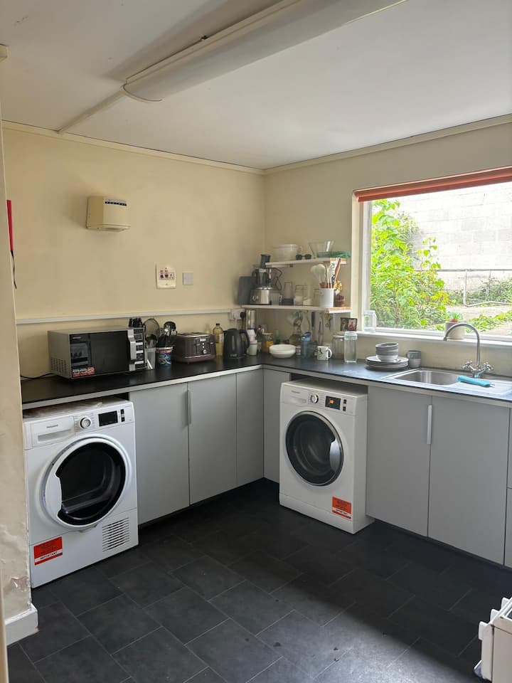 Large Contractor House - Sleeping 10+ - Drogheda