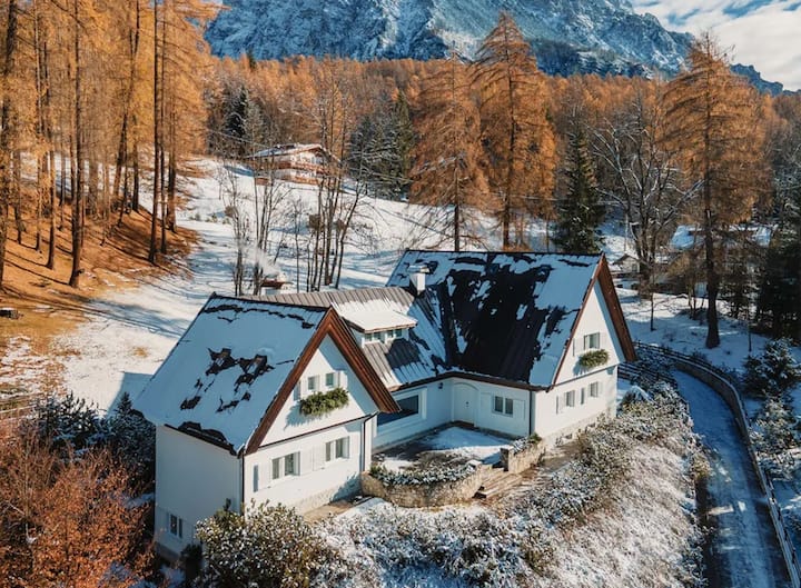 Porzione Di Villa Prestigiosa A Cortina D'ampezzo. - Cortina d'Ampezzo
