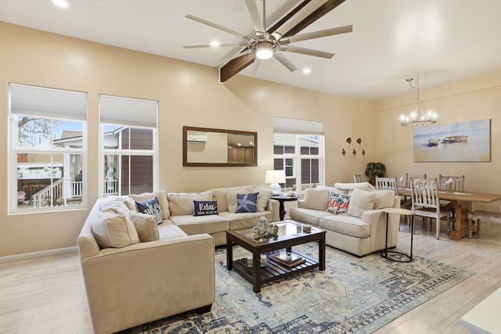 The Beach House - 프레스컷