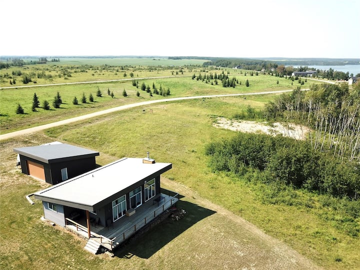 Family Friendly | Sleeps 8 | Secluded | Starlink - Saskatchewan
