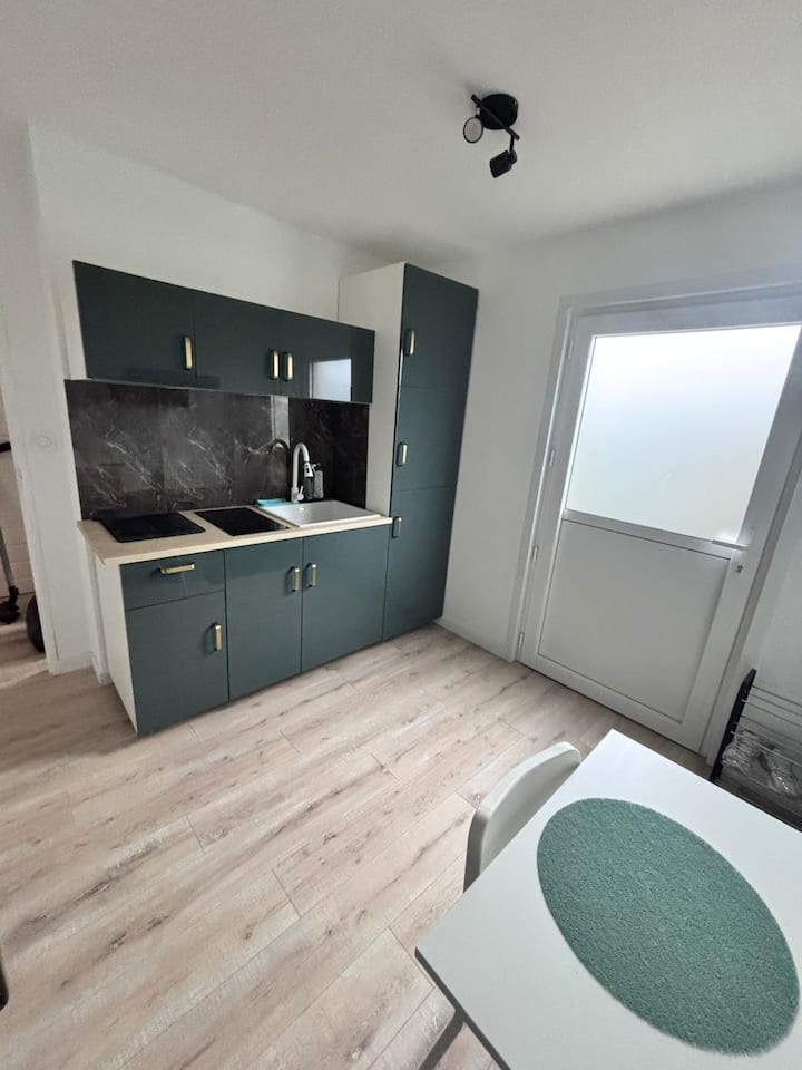 Le Petit Joffre. A Deux Avec Extérieur. - Dijon