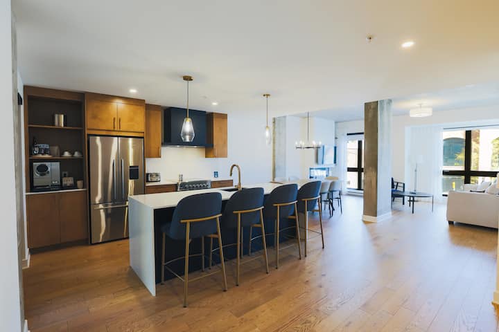 Suite #203 – Suite 2 Chambres | Balcon - Magog