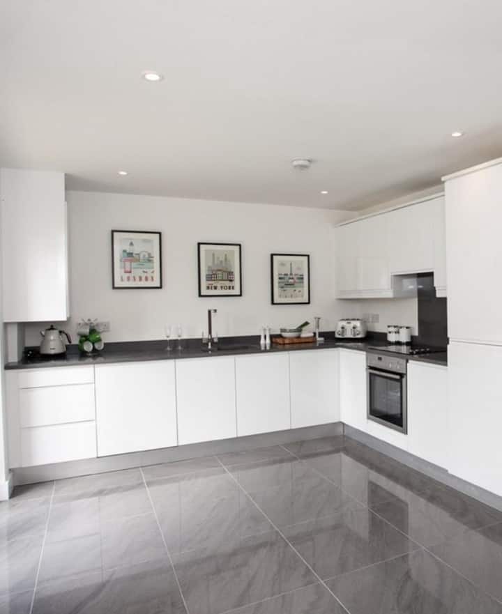 We Provide Everything You Need To Feel At Home - Croydon