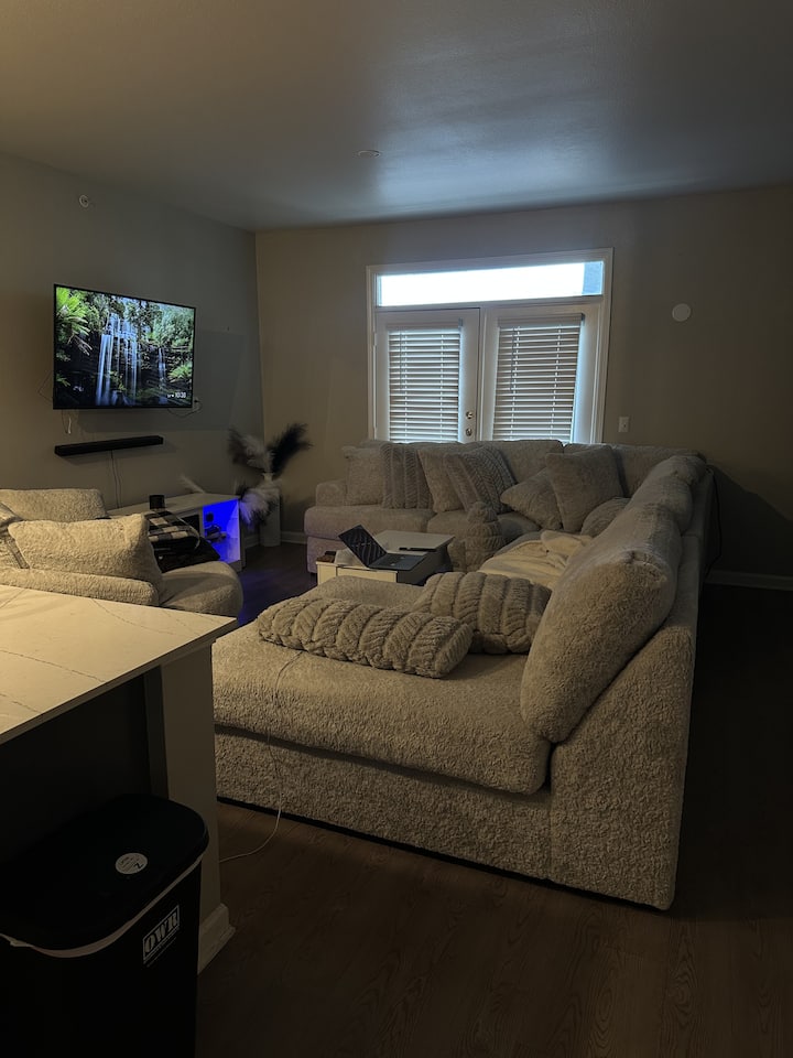 Modern North Dallas Getaway. Walk To Galleria Mall - Dallas