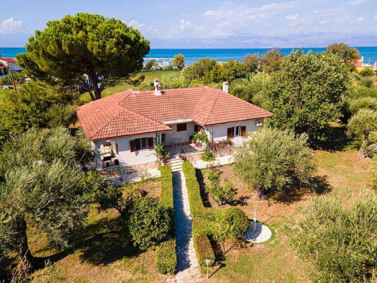 La casa de Koustas por Corfu Stay Solutions - Casas en renta en Roda ...