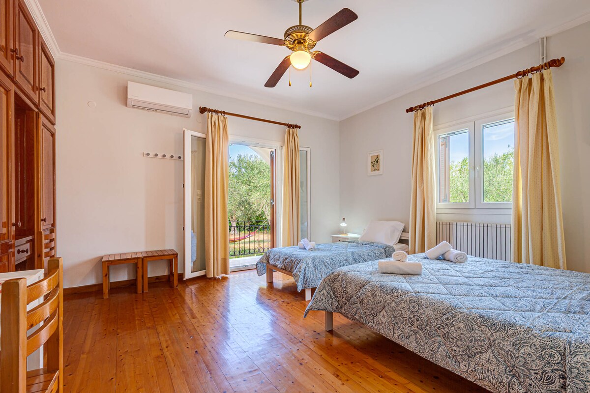 La casa de Koustas por Corfu Stay Solutions - Casas en renta en Roda ...