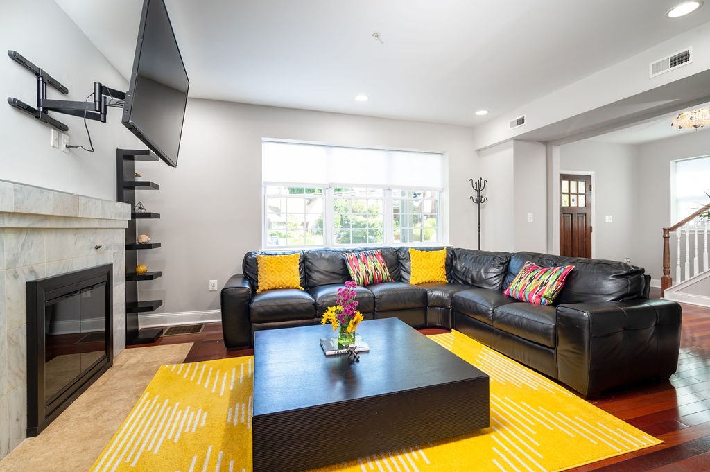 Maison chic de 3 étages près du centre-ville de Silver Spring - Maisons à louer à Silver Spring ...