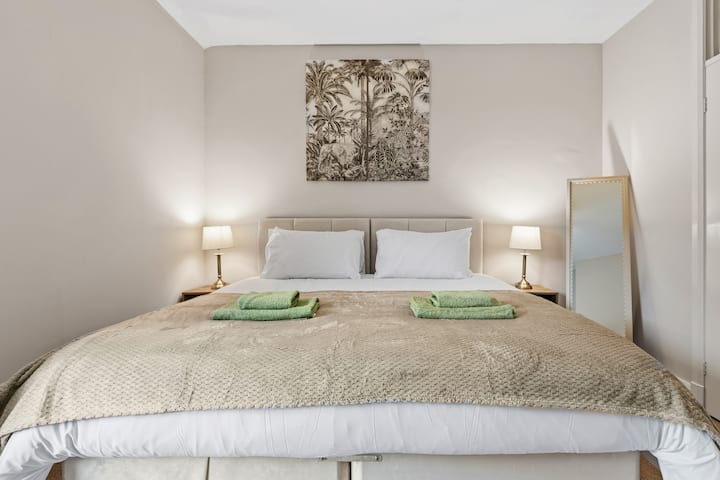 Hoole House/two Beds/stanlow Contractors - Chester, UK