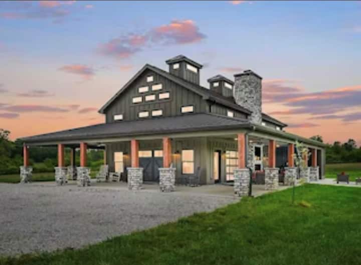 Elysian Retreat - Hot Tub & Thinking Pond - Granville, OH