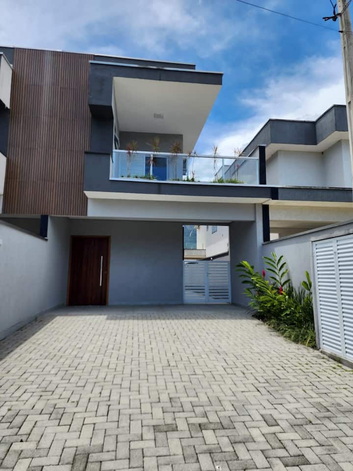 Casa Moderna Com Ar-condicionado No Cond. Morada - Bertioga