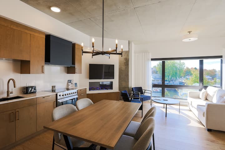 Suite #207 – Studio De Luxe | Vue Marinas - Magog