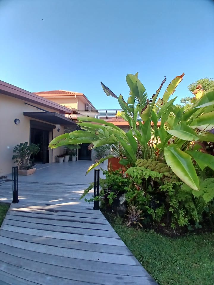 Gite Les Rusas 
Chambres D Hôtes Et Restaurant - New Caledonia