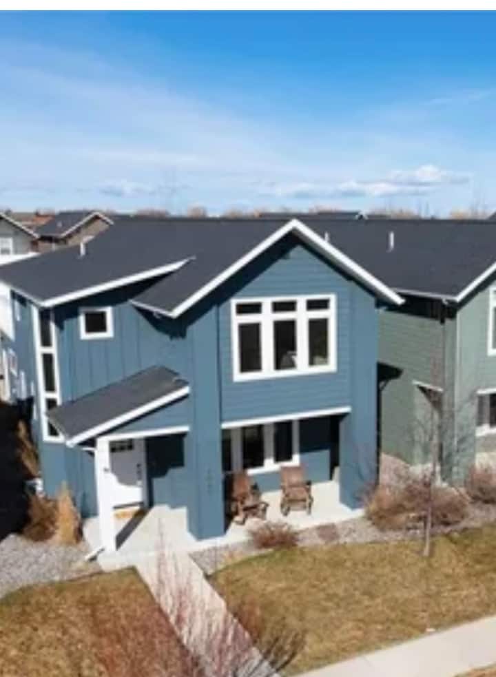 Bright, Cozy Basecamp For Your Mountain Adventures - Bozeman, MT