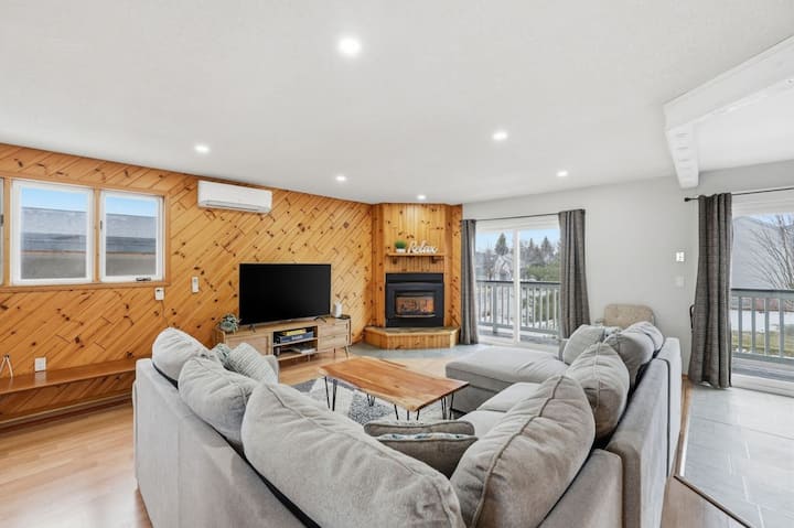 The Adventure Lodge At Blue: Hot Tub And Sauna! - Collingwood