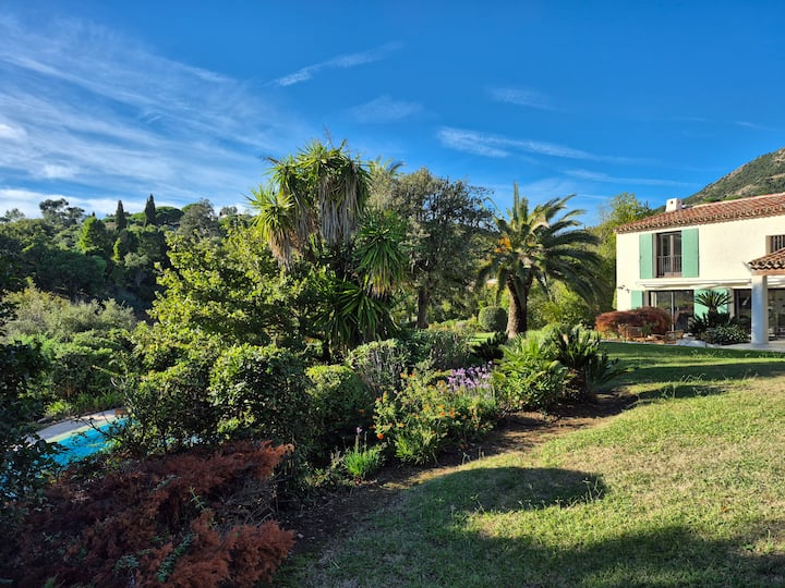 Maison 5 éToiles Avec Piscine Pour 6 Au Calme - Cogolin