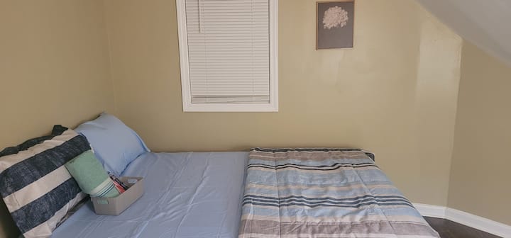 #3 Cozy Room Less Than A Mile From Yale - New Haven, CT